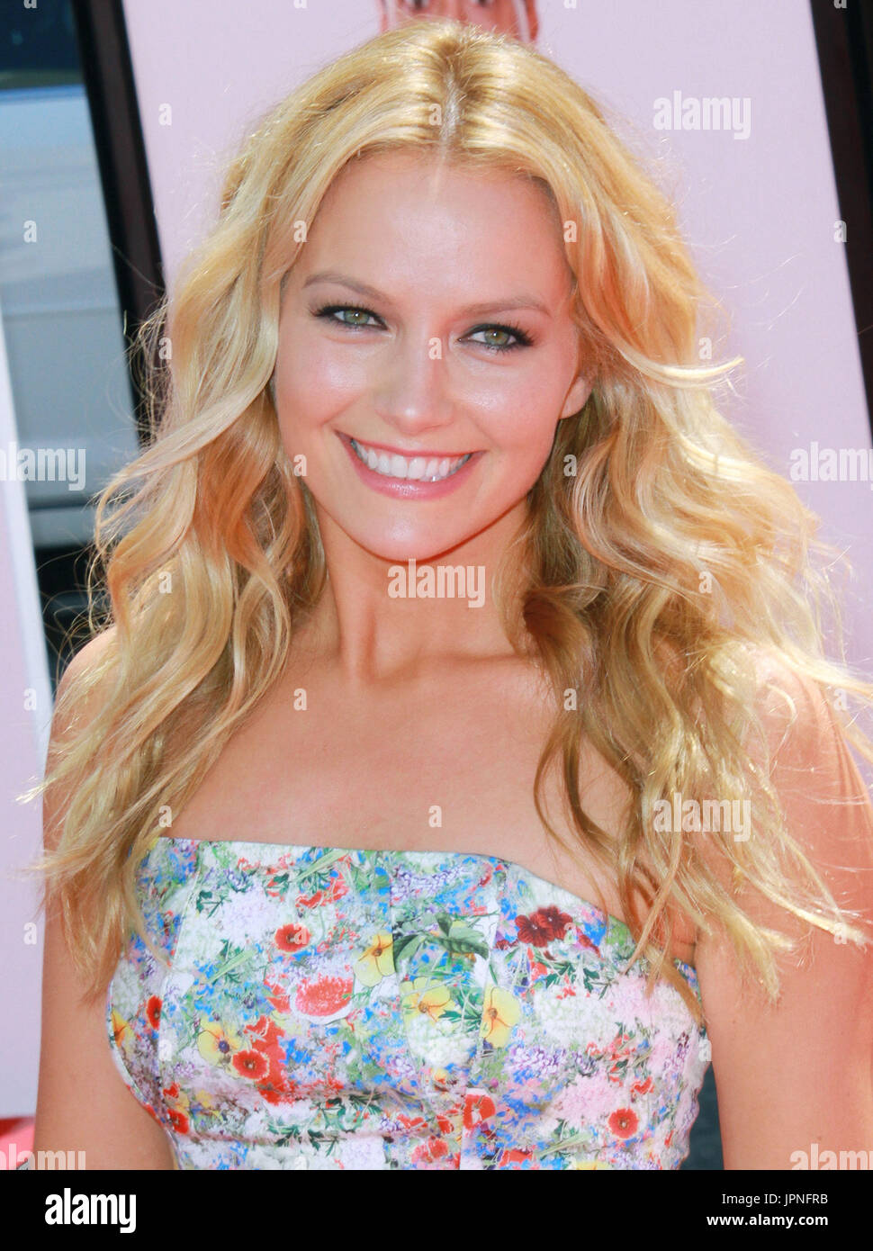 Becki Newton at "The Three Stooges The Movie" World Premiere held at ...