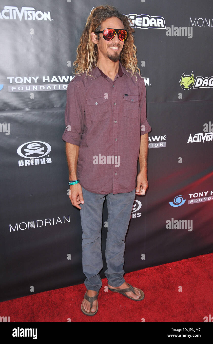 Pro Surfer Rob Machado at Tony Hawk's 8th Annual Stand Up For ...