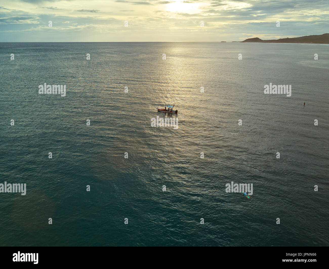 Pacific ocean blue ocean sea water hi-res stock photography and images ...