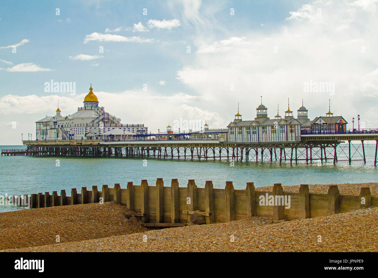 English pier hi-res stock photography and images - Alamy
