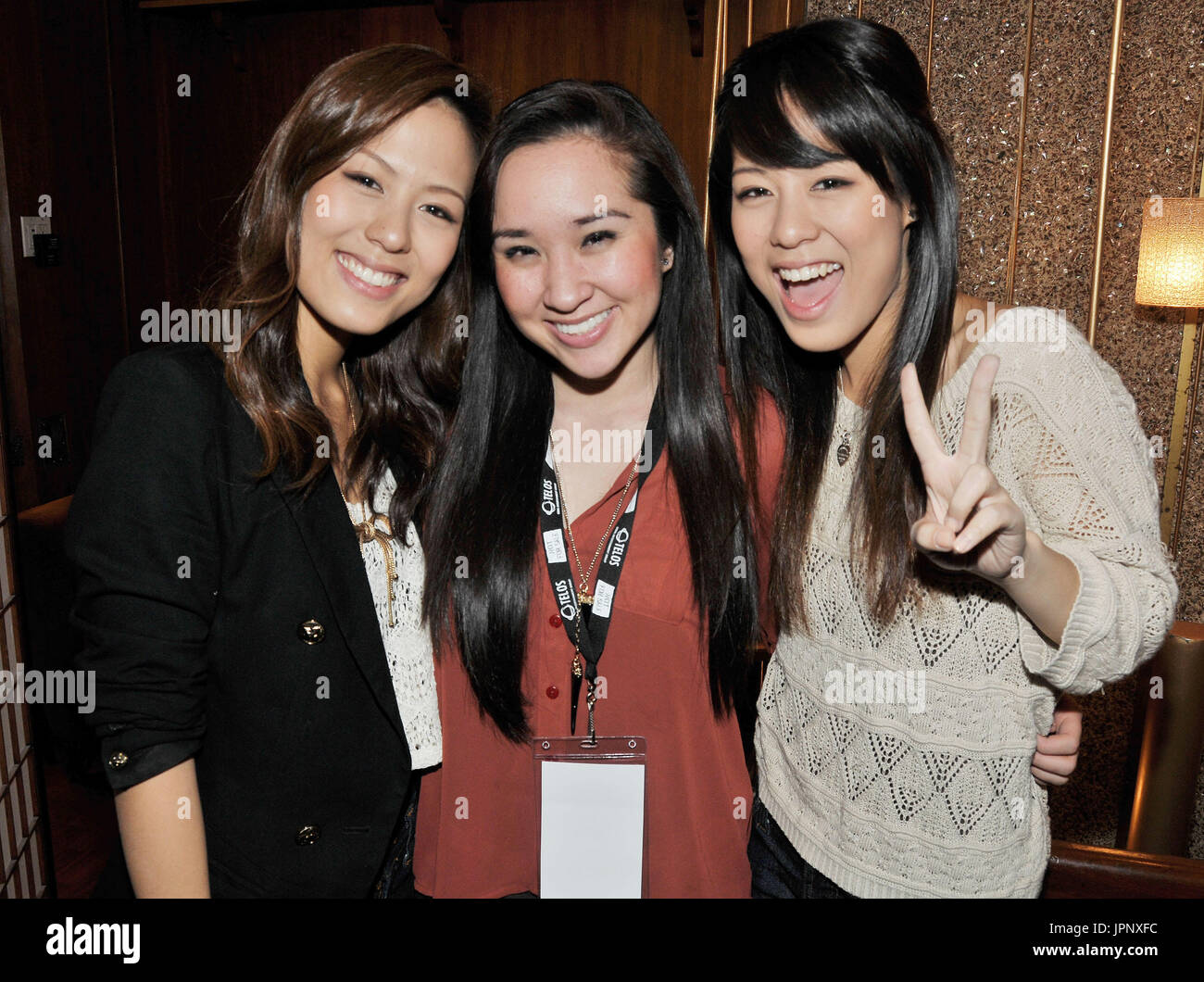 YouTube Singers Jayesslee - Sonia Lee & Janice Lee from Australia with ...