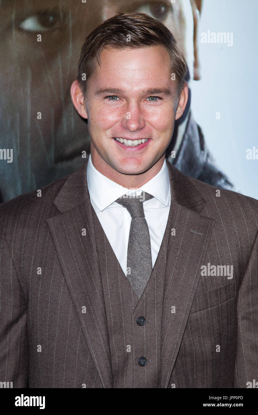 Brian Geraghty arrives to the Premiere of Paramount Pictures' 'Flight ...
