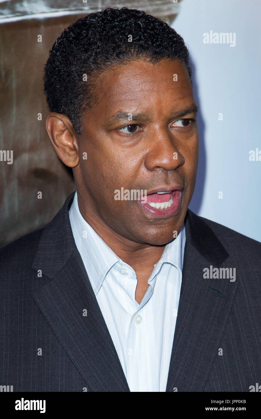 Denzel Washington arrives to the Premiere of Paramount Pictures ...