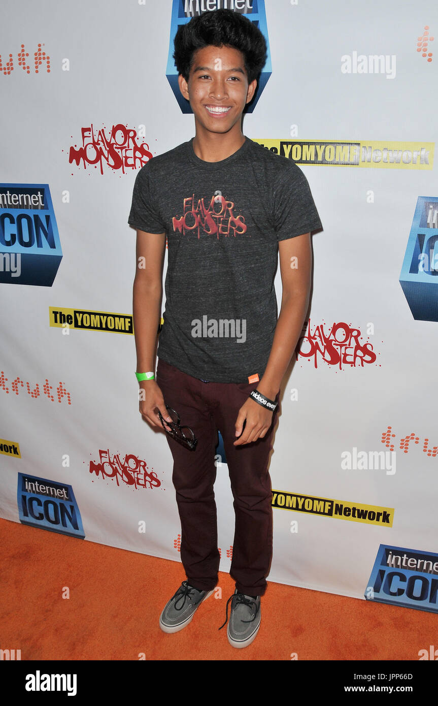 Internet Icon contestant Marlin Chan at YOMYOMF's LIVE "Internet Icon ...