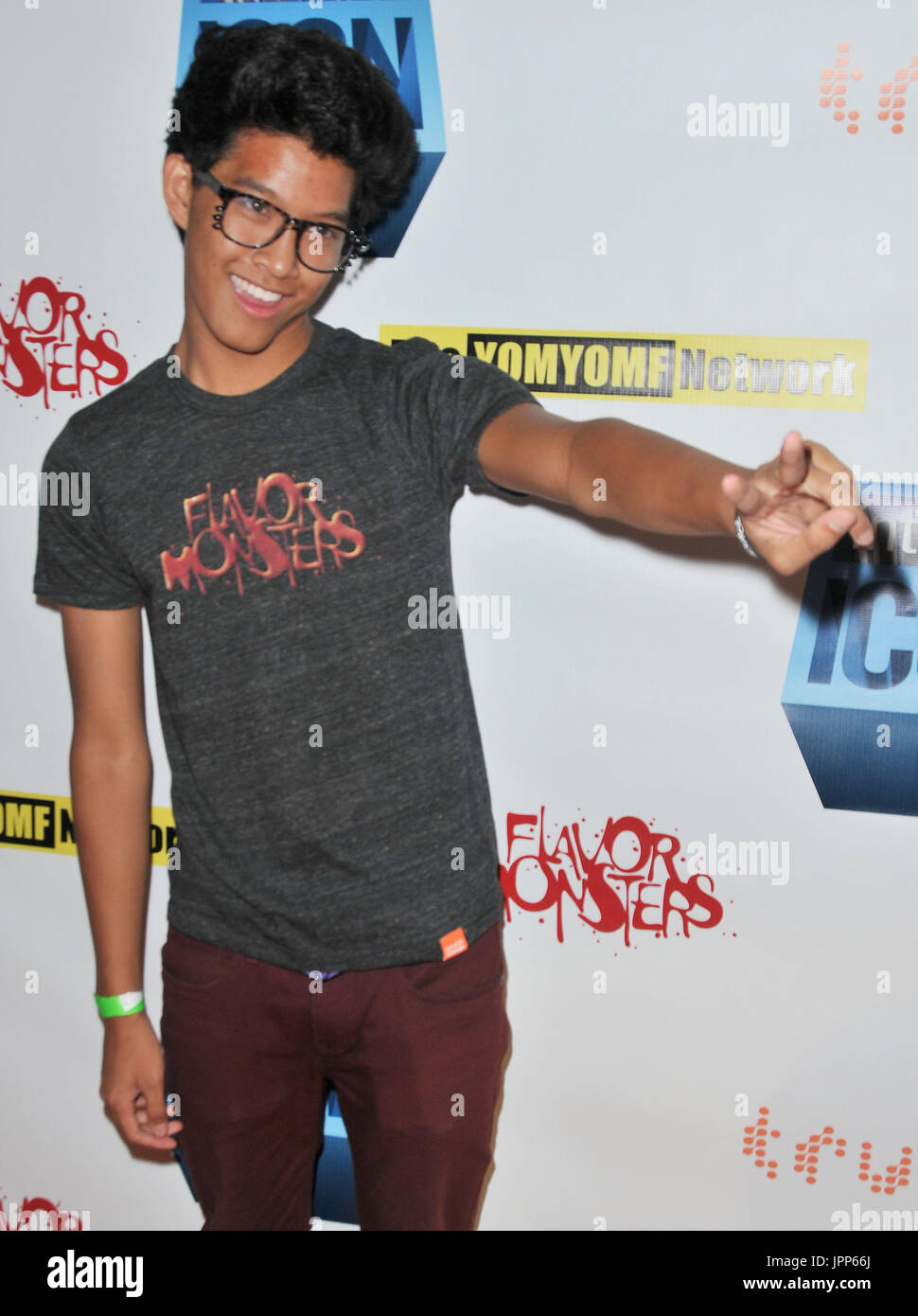 Internet Icon contestant Marlin Chan at YOMYOMF's LIVE "Internet Icon ...