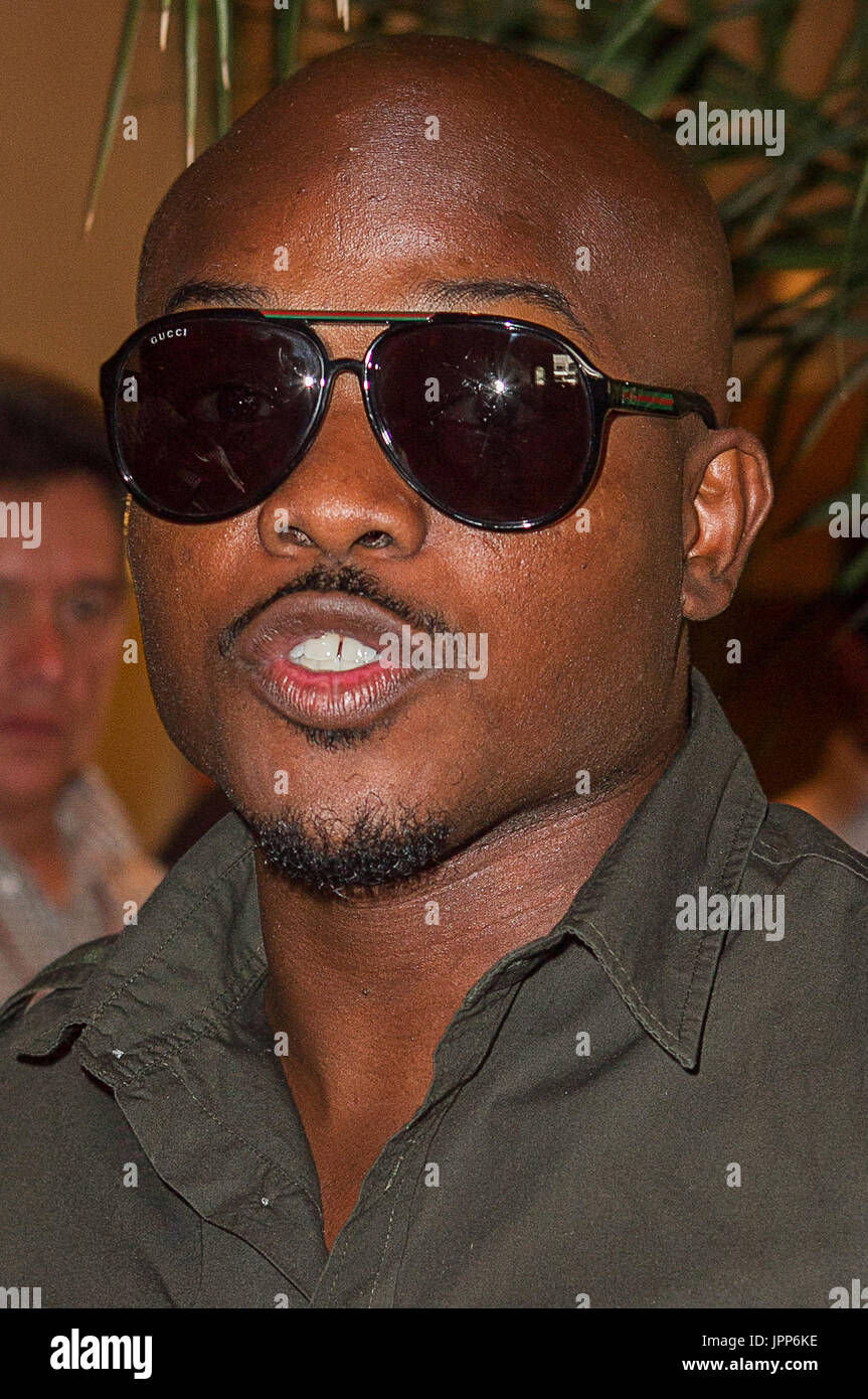 Timothy Bradley at the World Junior Featherweight Championship Donaire ...