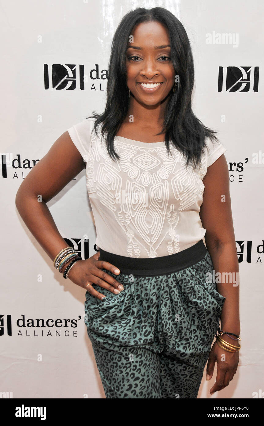 Ava Bernstine at the Dancers' Alliance Historic Music Video Contract ...