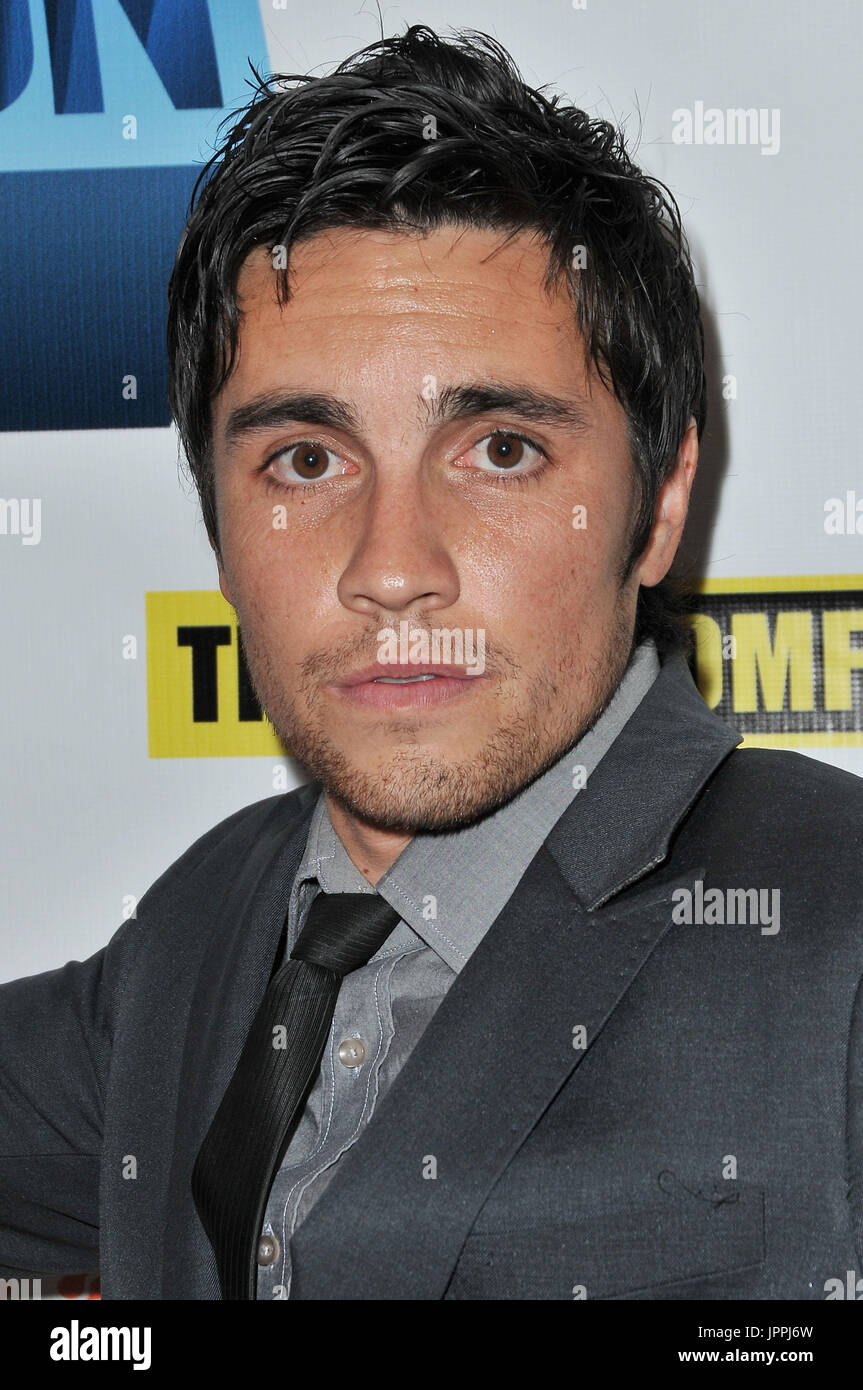 Internet Icon Host Chester See at YOMYOMF's LIVE "Internet Icon" Finale ...