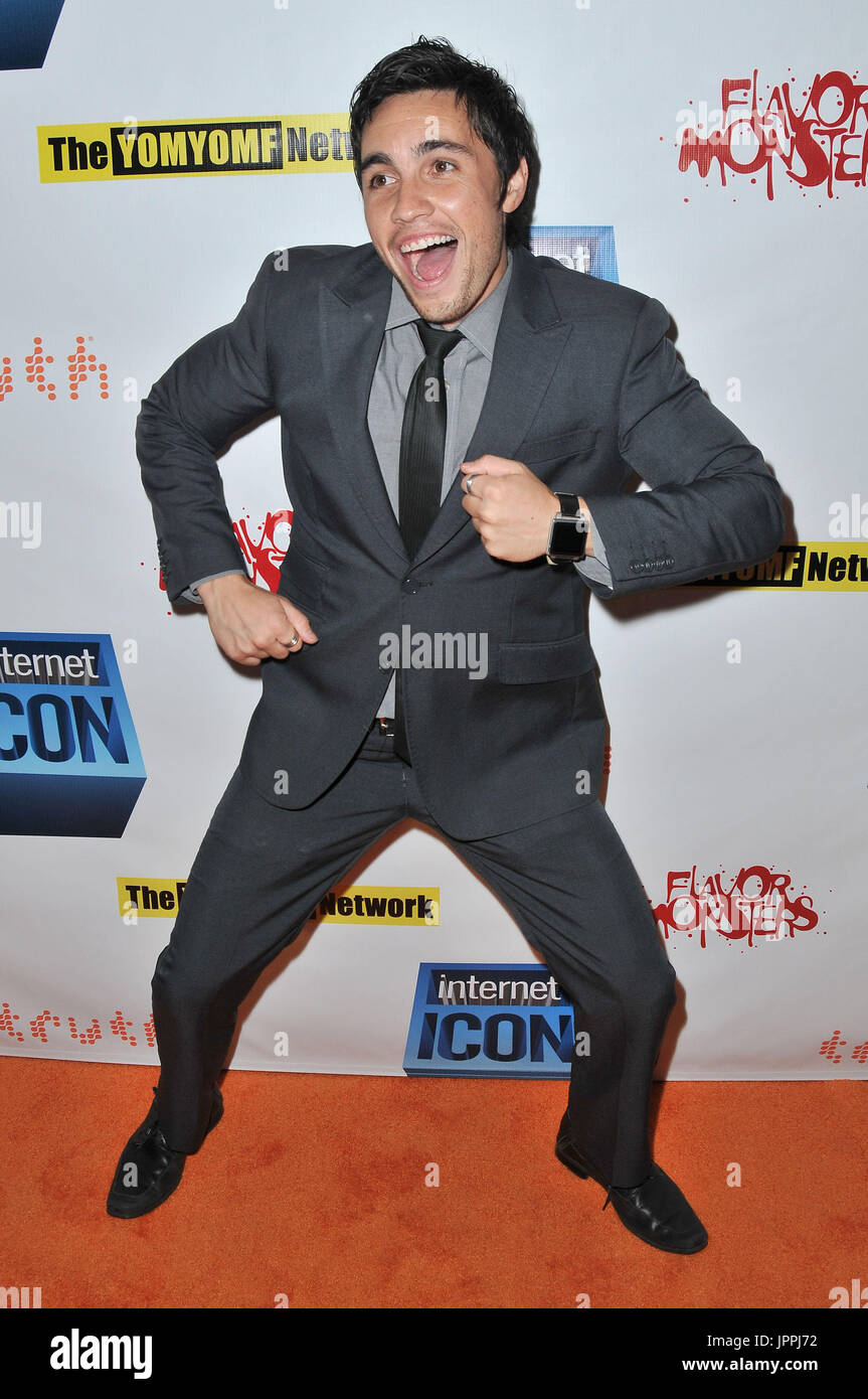 Internet Icon Host Chester See at YOMYOMF's LIVE "Internet Icon" Finale ...