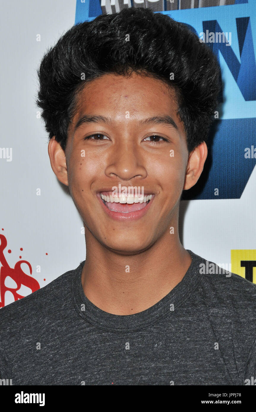 Internet Icon contestant Marlin Chan at YOMYOMF's LIVE "Internet Icon ...