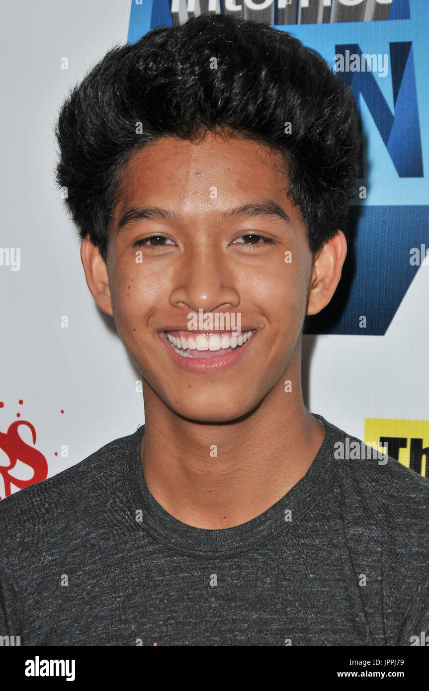 Internet Icon contestant Marlin Chan at YOMYOMF's LIVE "Internet Icon ...