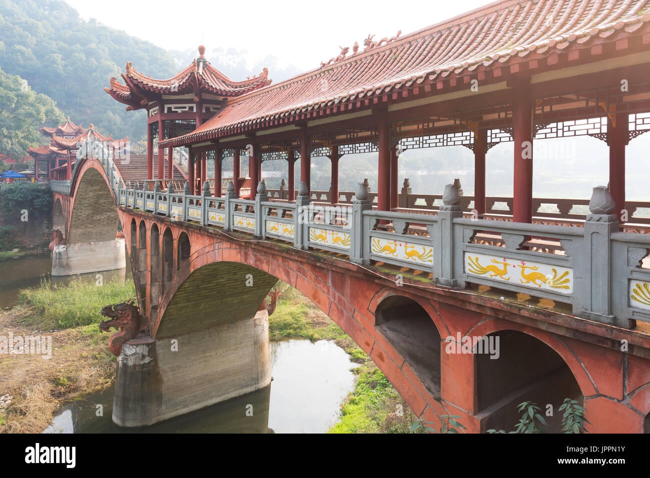 Chinese red bridge hi-res stock photography and images - Alamy