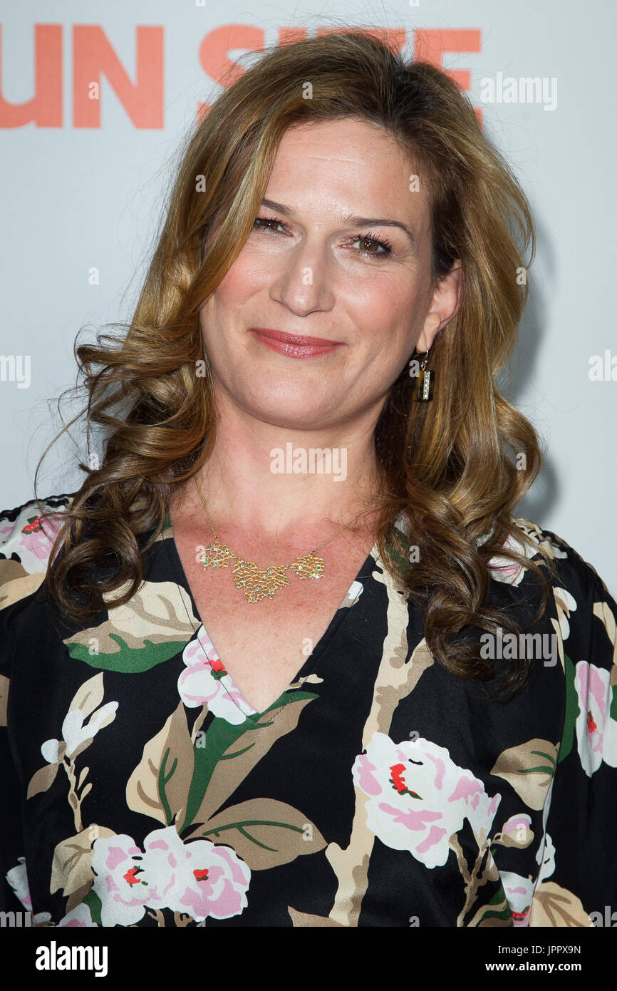 Ana Gasteyer arrives at the Premiere of Paramount Pictures' 'Fun Size ...