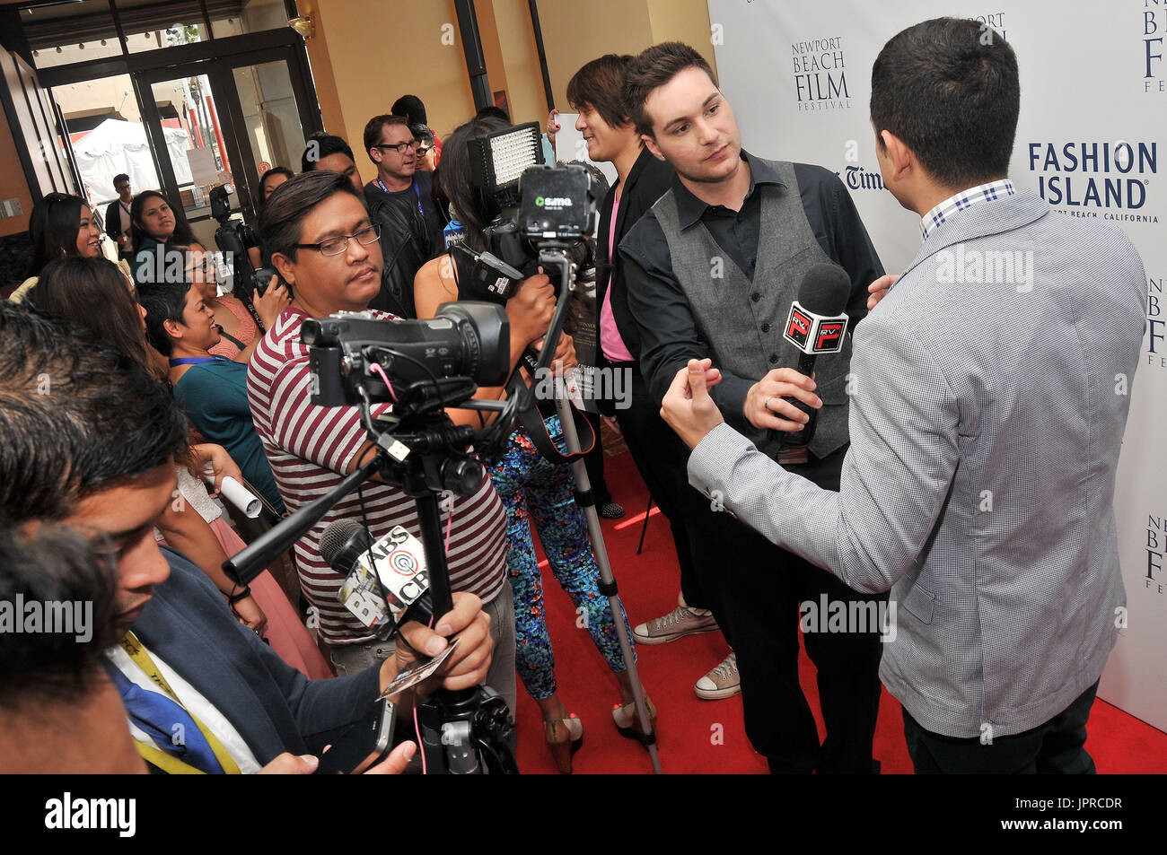Jericho Rosales doing interviews with Chris Trondsen of Pacific Rim ...