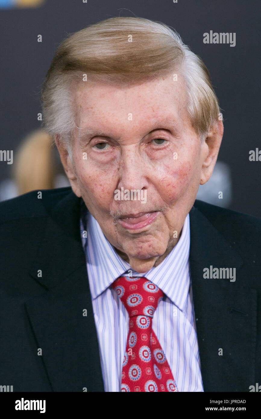 Sumner Redstone arrives at the premiere of Paramount Pictures' 'Star ...