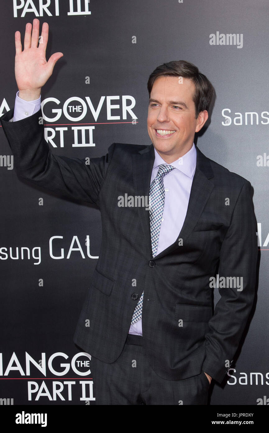 Ed Helms arrives at the premiere of Warner Bros. Pictures' 'Hangover ...