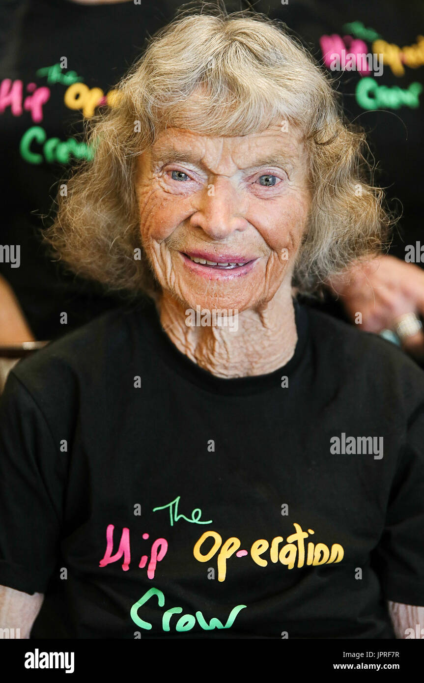 94 year old Dancer Maynie "Quicksilver" Thompson of The Hip Op-Eration ...