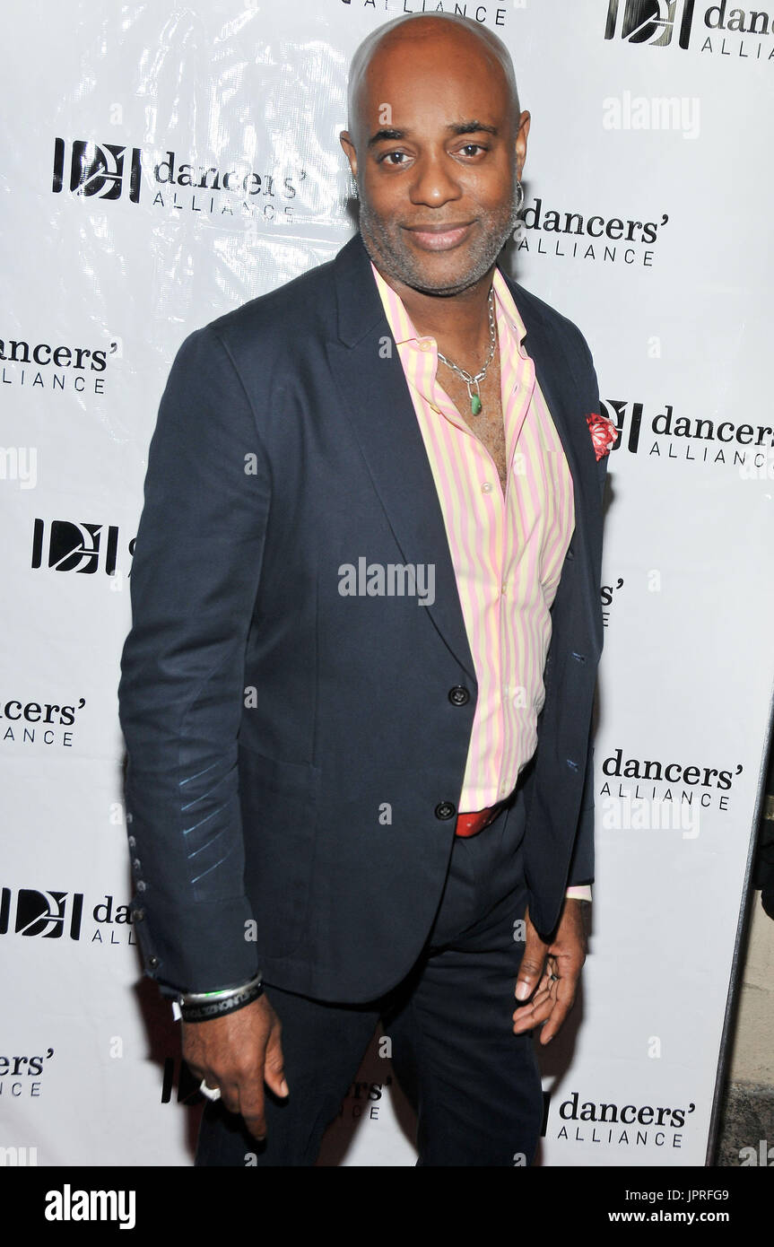 MJ Backup Singer Dorian Holley at the 2013 Dancers Alliance The ...