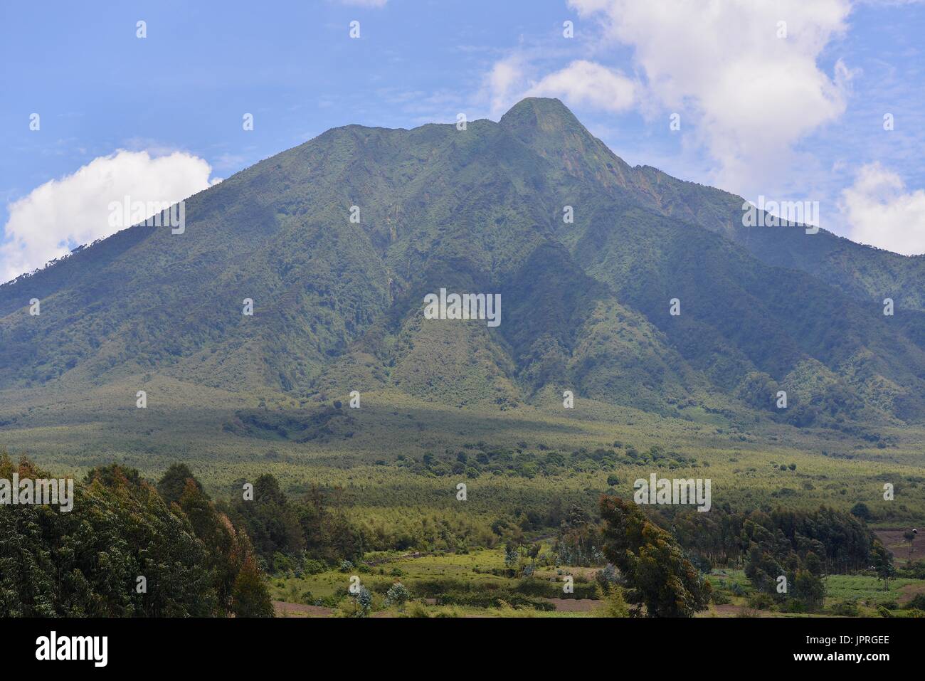 African volcanoes hi-res stock photography and images - Alamy