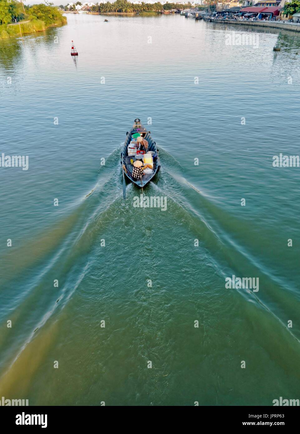 Leading line on the walking path Stock Photo - Alamy
