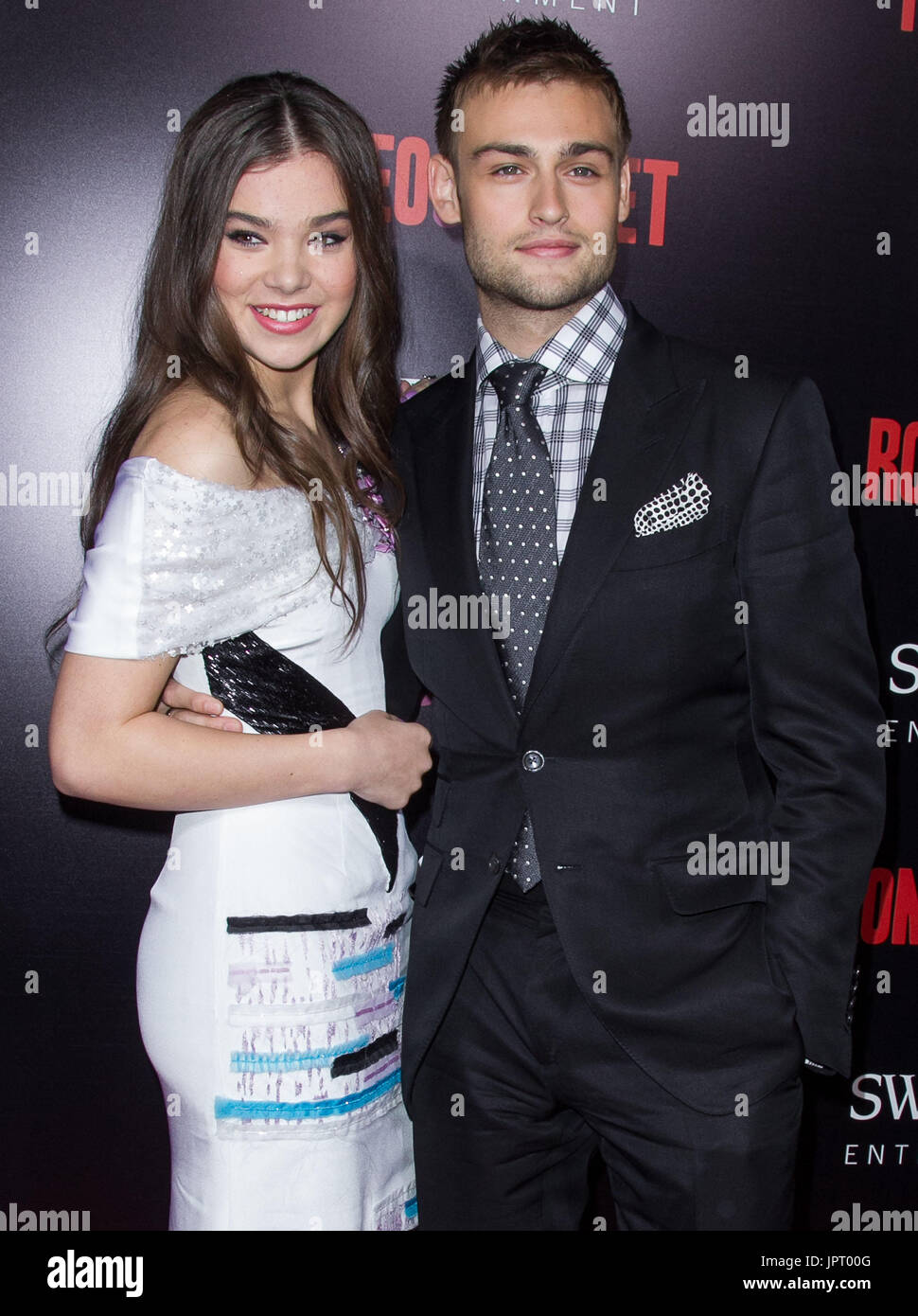 Hailee Steinfeld & Douglas Booth at the "Romeo And Juliet" Los Angeles ...