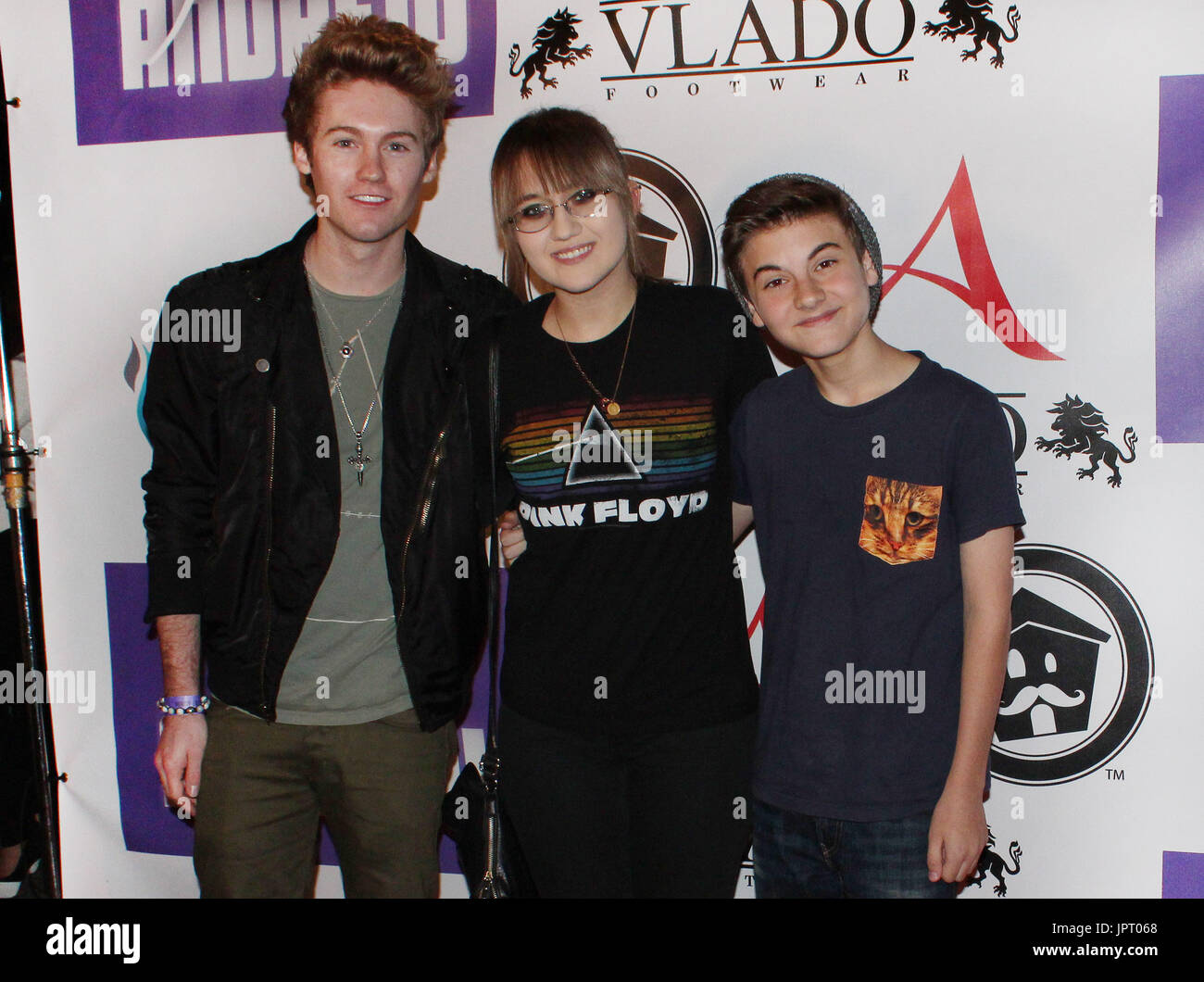 Stalker Sarah (center) and guests on the red carpet of "Jream Andrew's ...