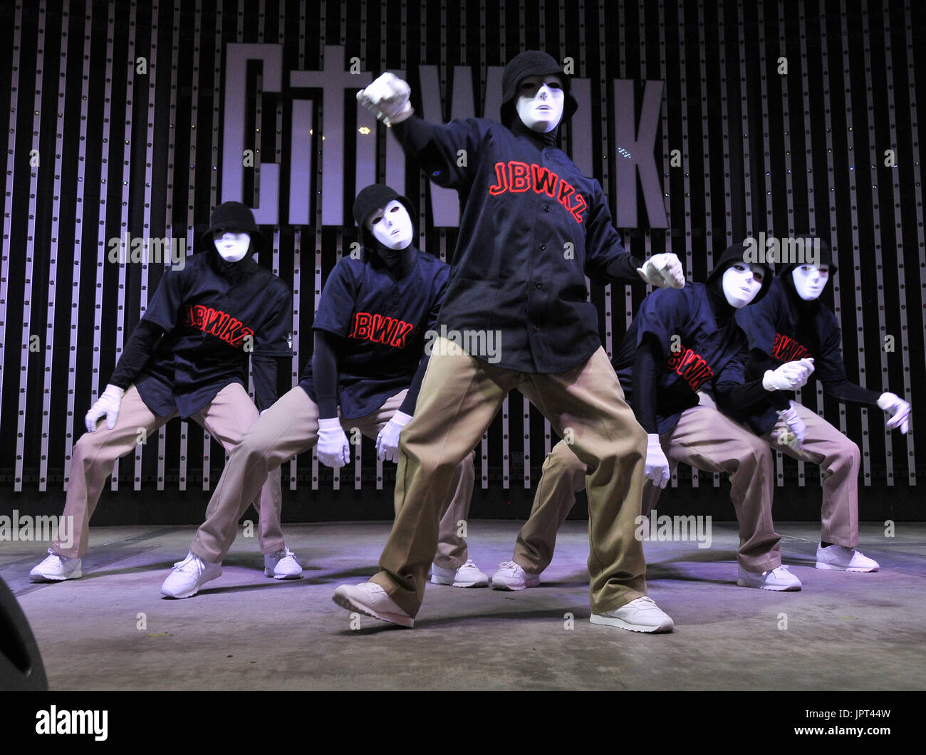 Jabbawockeez - Rainen Paguio, Kevin Brewer, Joe Larot, Phil Tayag ...