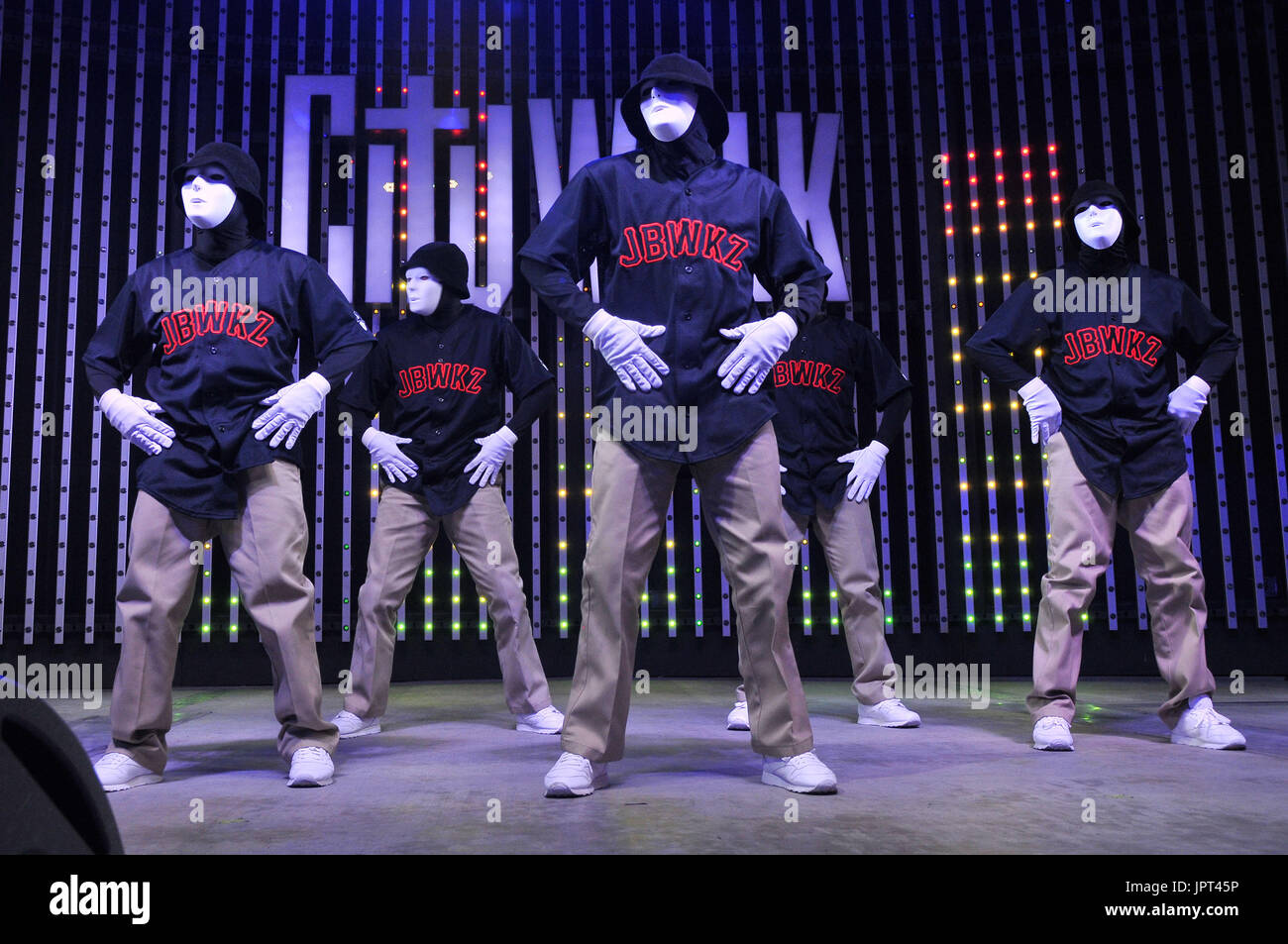 Jabbawockeez - Rainen Paguio, Kevin Brewer, Joe Larot, Phil Tayag ...
