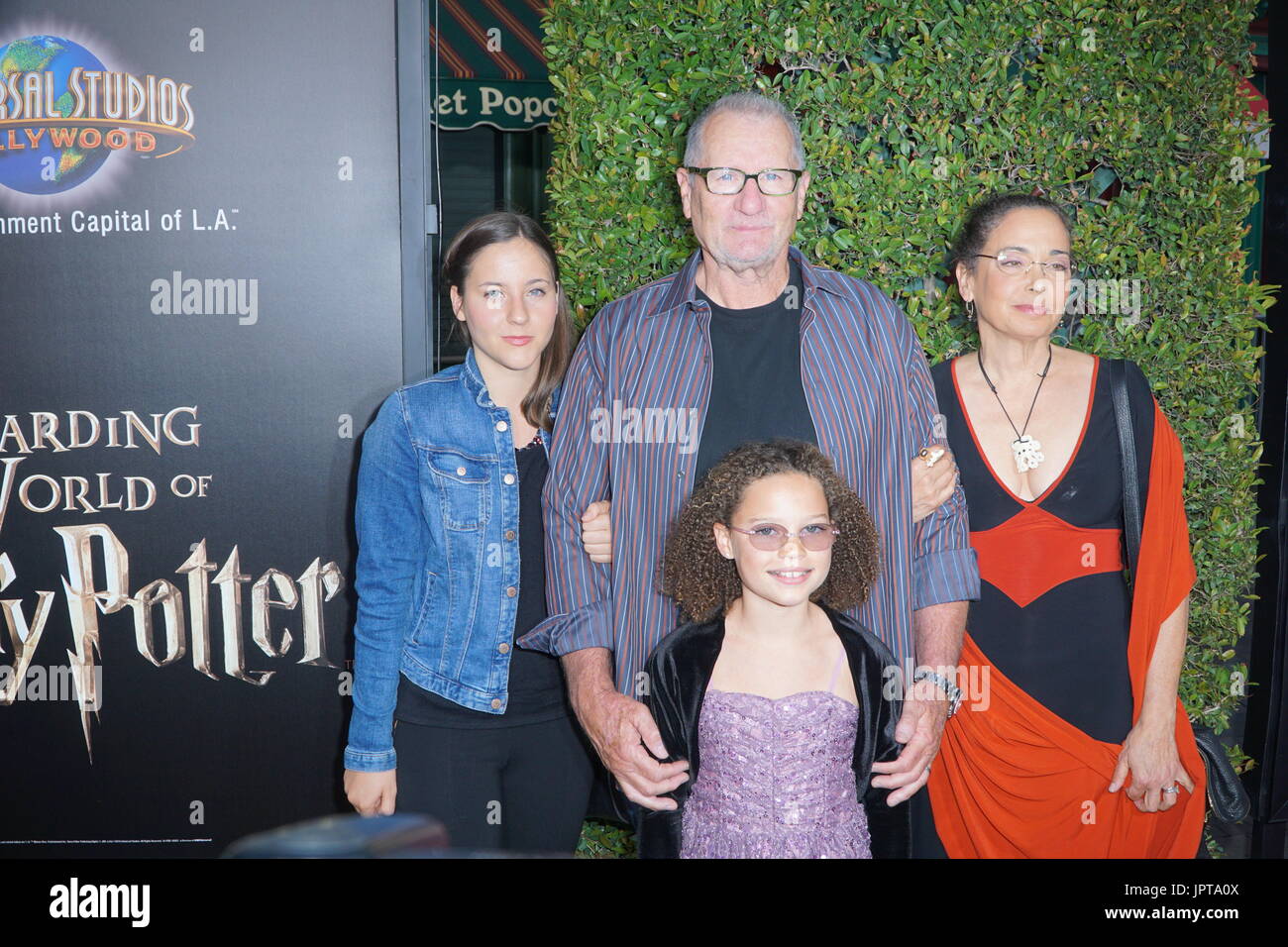 Claire O'Neill, actor Ed O'Neill, Sophia O'Neill and actress Catherine ...