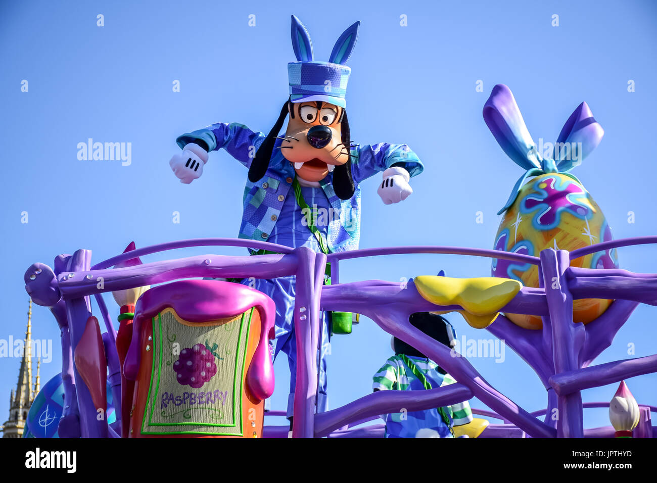 Tokyo disneyland parade hi-res stock photography and images - Alamy