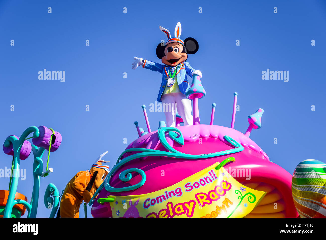 Tokyo disneyland parade hi-res stock photography and images - Alamy