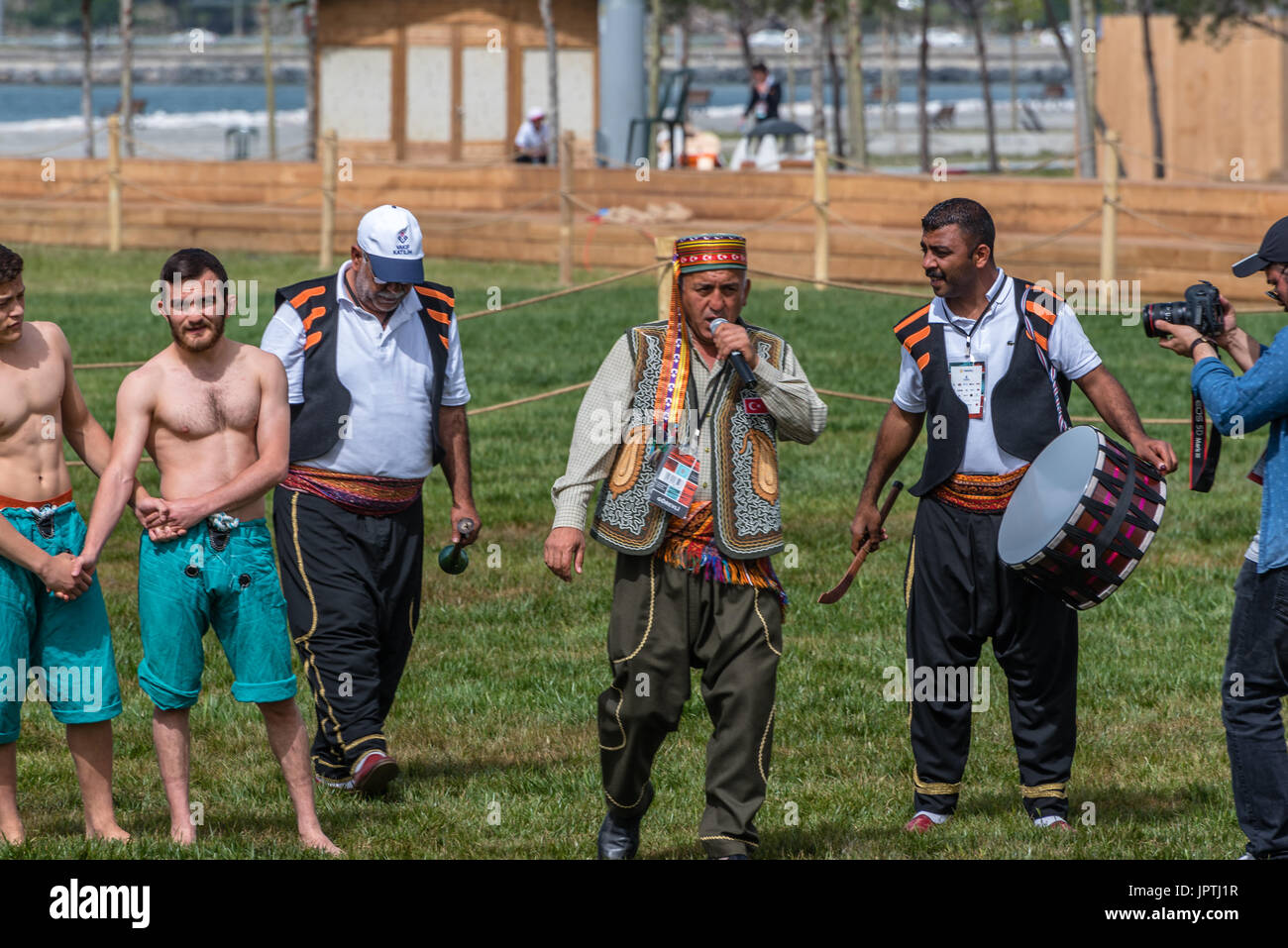 Unidentified shalwar(shalvar) gurescileri (kuroshio/wrestlers). Shalwar ...