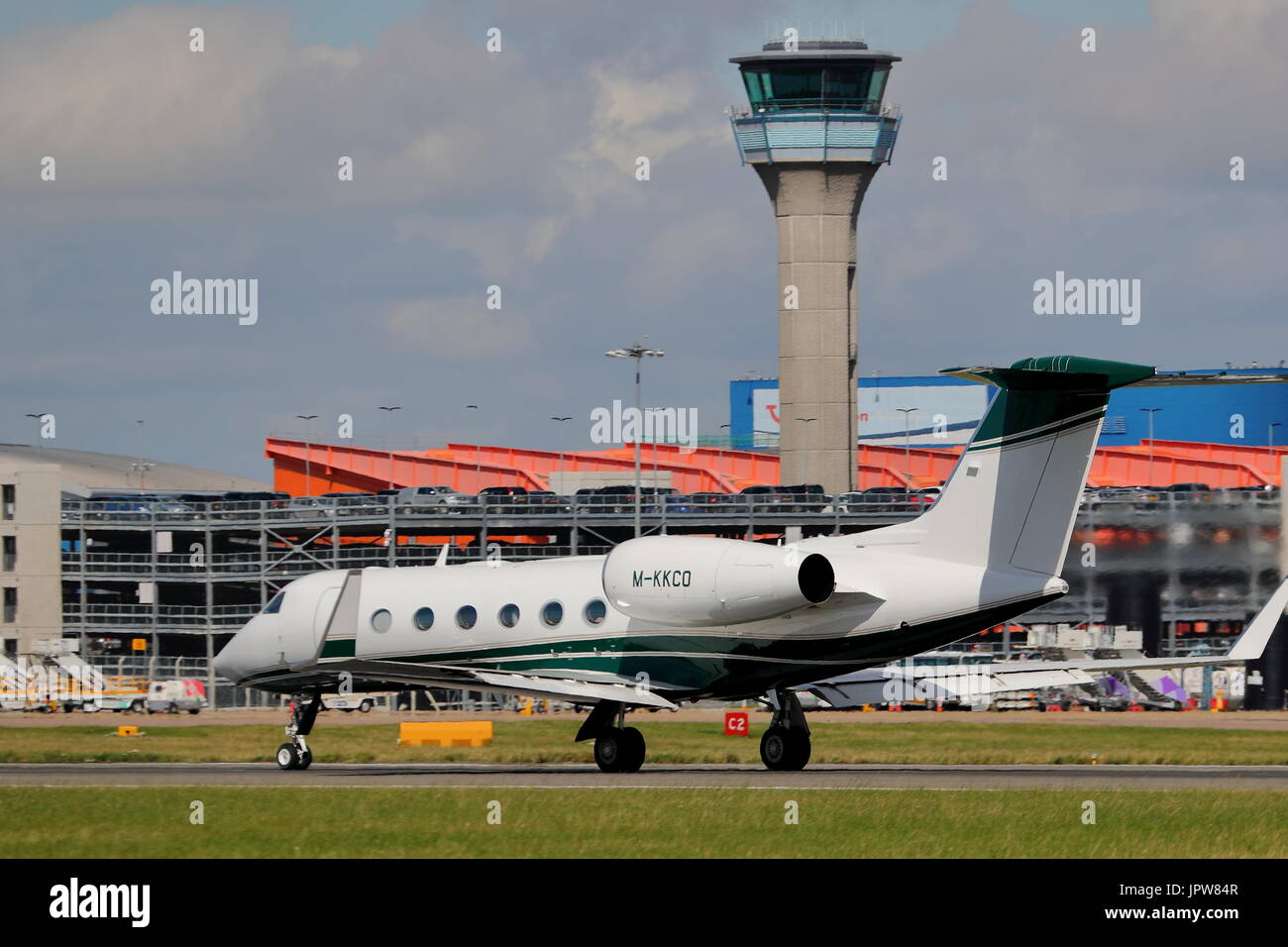Gulfstream g450 taking off hi-res stock photography and images - Alamy