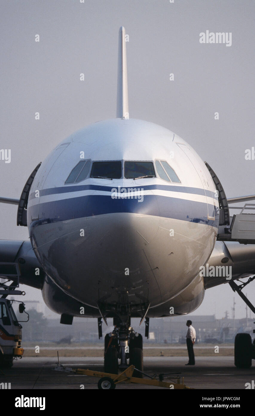 windshield, nosewheel undercarriage and open doors of an Air China ...