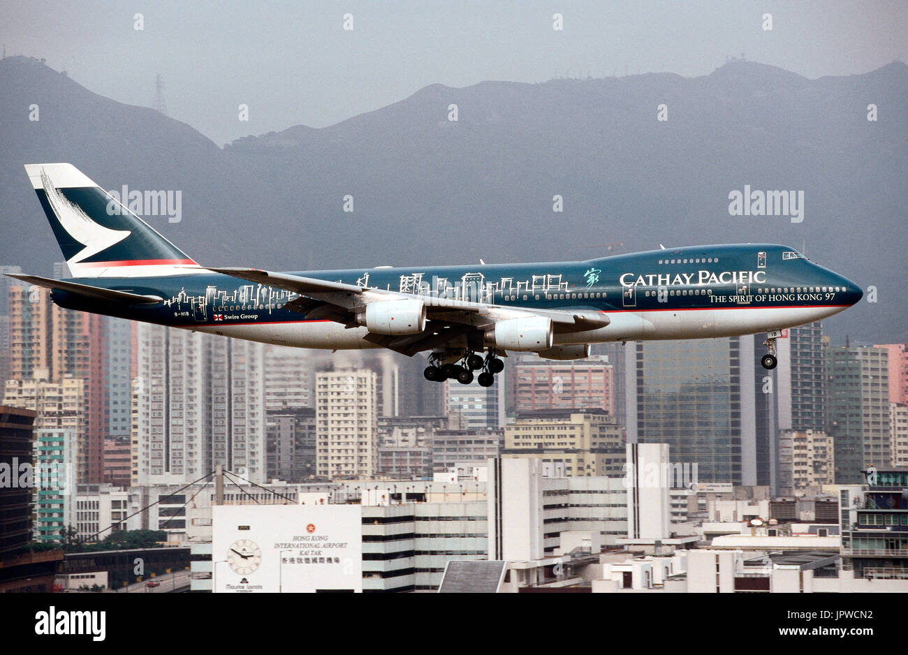 New Life Of Cathay Pacific Last Boeing 747-400 Passenger Jet B-HUJ ...