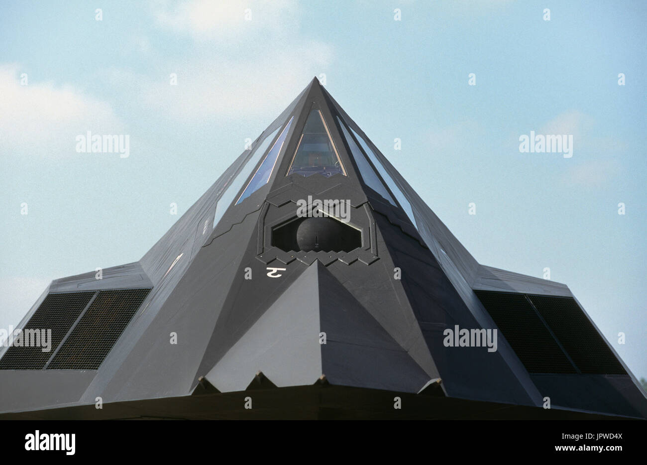F 117a nighthawk hi-res stock photography and images - Alamy