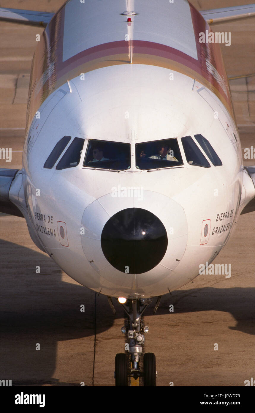 windshield and nosewheel undercarriage of an Iberia Airbus A320-200 ...