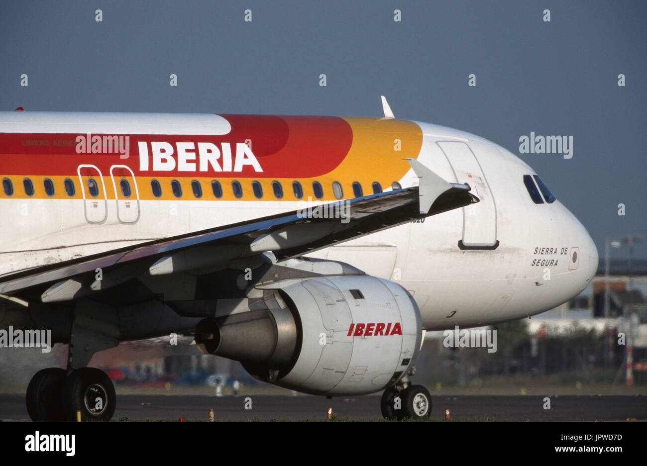 winglet and CFM56-5A1 jet-engine-cowling of an Iberia Airbus A320-200 ...