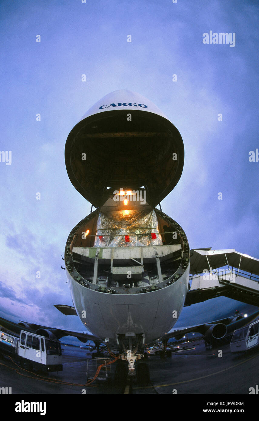 Cargo loading door hi-res stock photography and images - Alamy