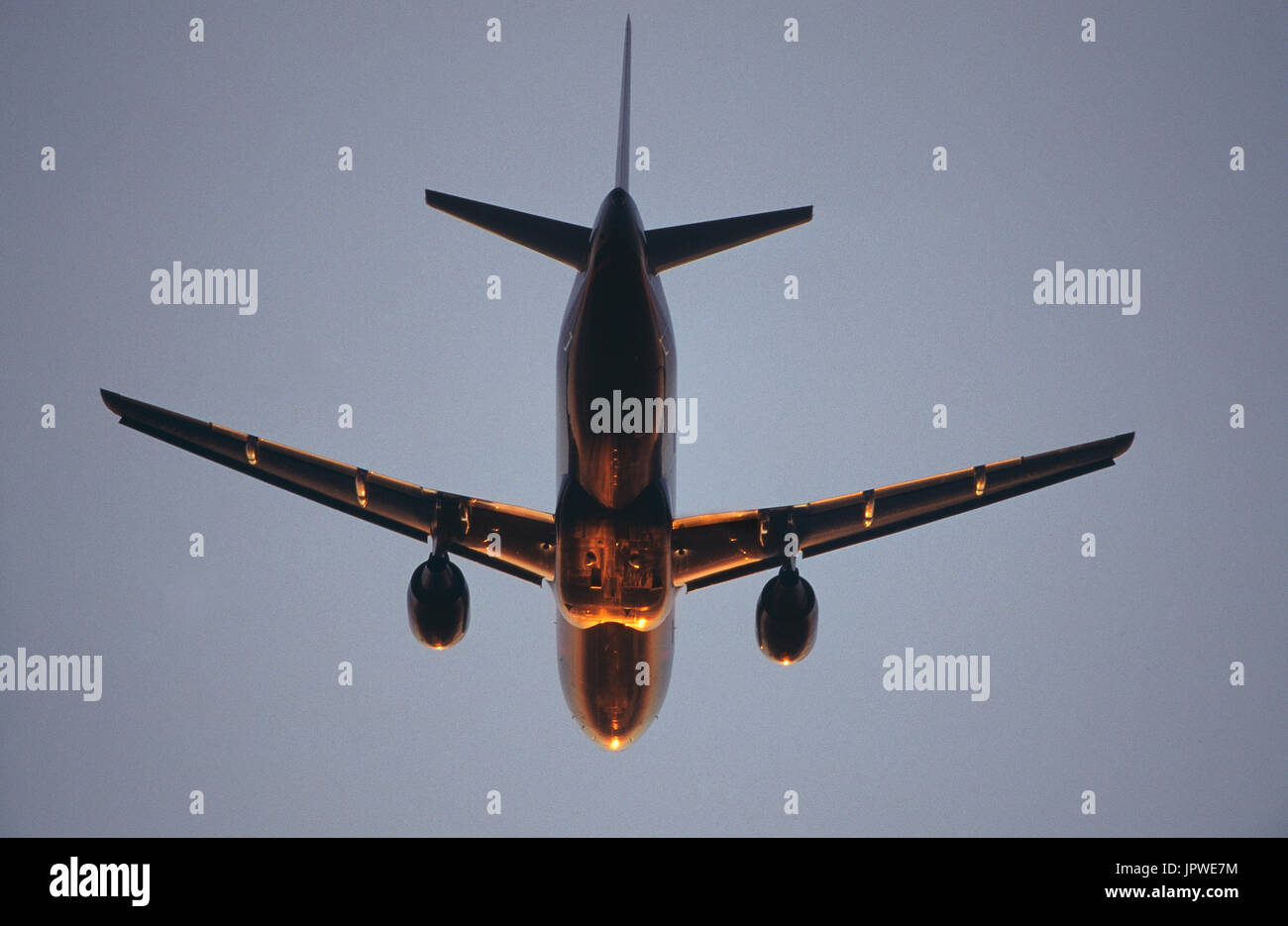 generic Airbus A320-100 climbing enroute at dusk Stock Photo - Alamy