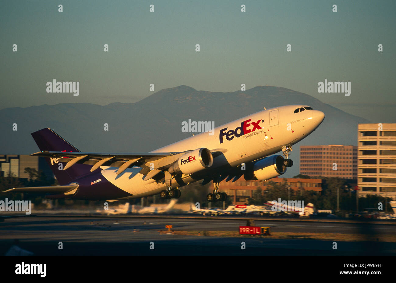 Fedex express aircraft taking off hi-res stock photography and images ...