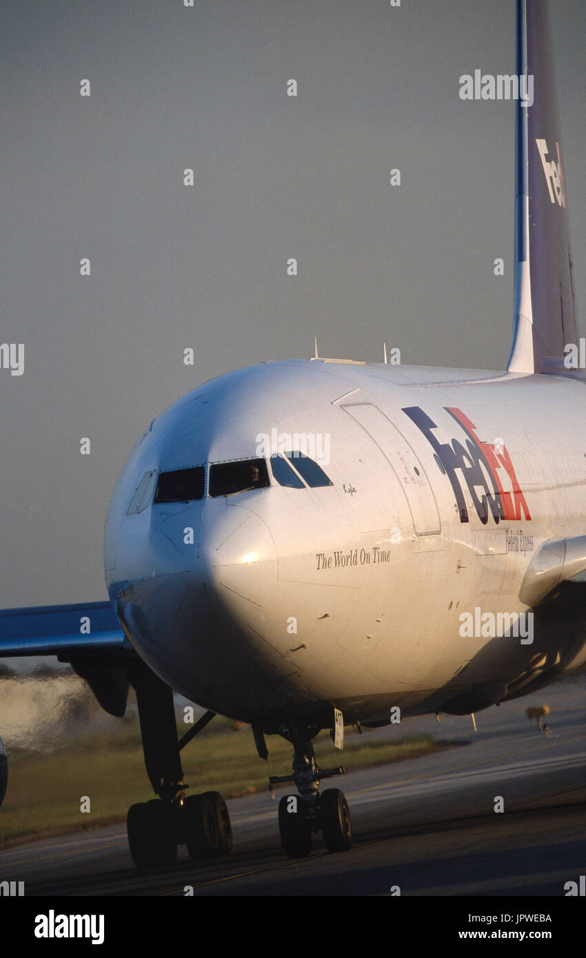 Fedex airbus a310 air cargo hi-res stock photography and images - Alamy