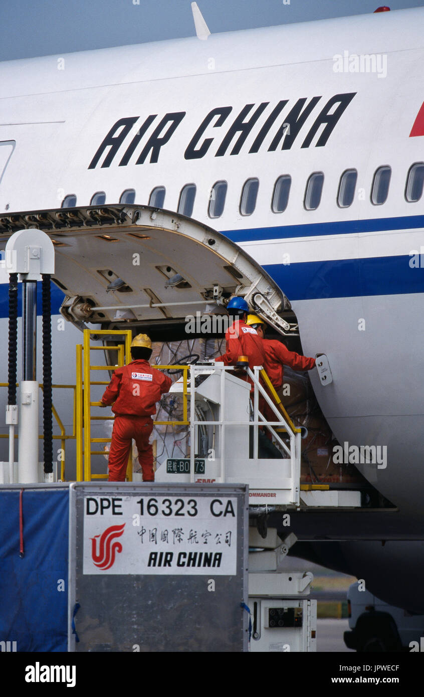Loading jetliner hi-res stock photography and images - Alamy
