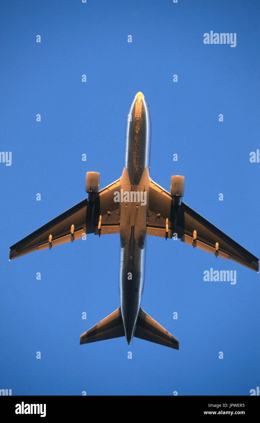 American Airlines Boeing 767-300ER climbing enroute Stock Photo - Alamy