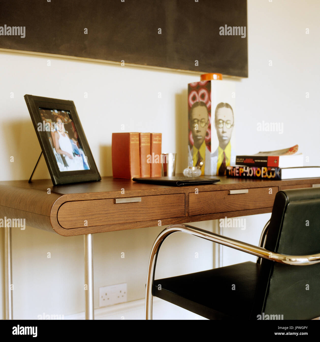 Wooden office desk drawers hi-res stock photography and images - Alamy