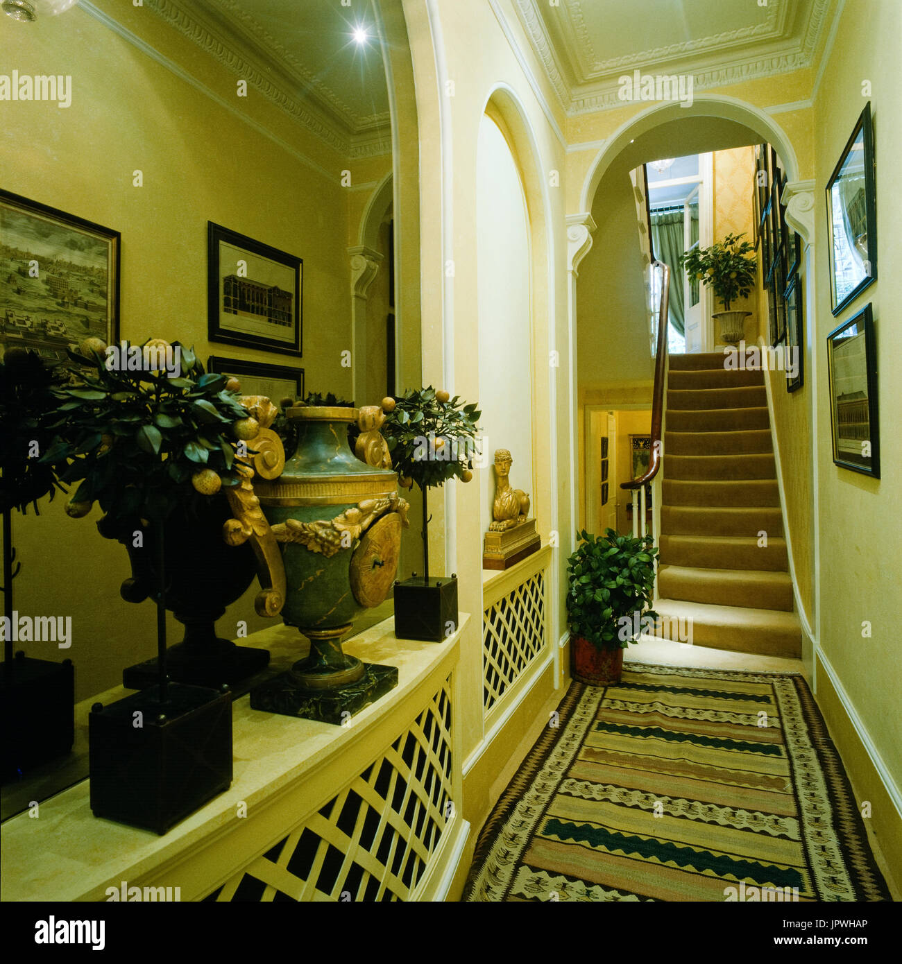 Recessed arch hi-res stock photography and images - Alamy