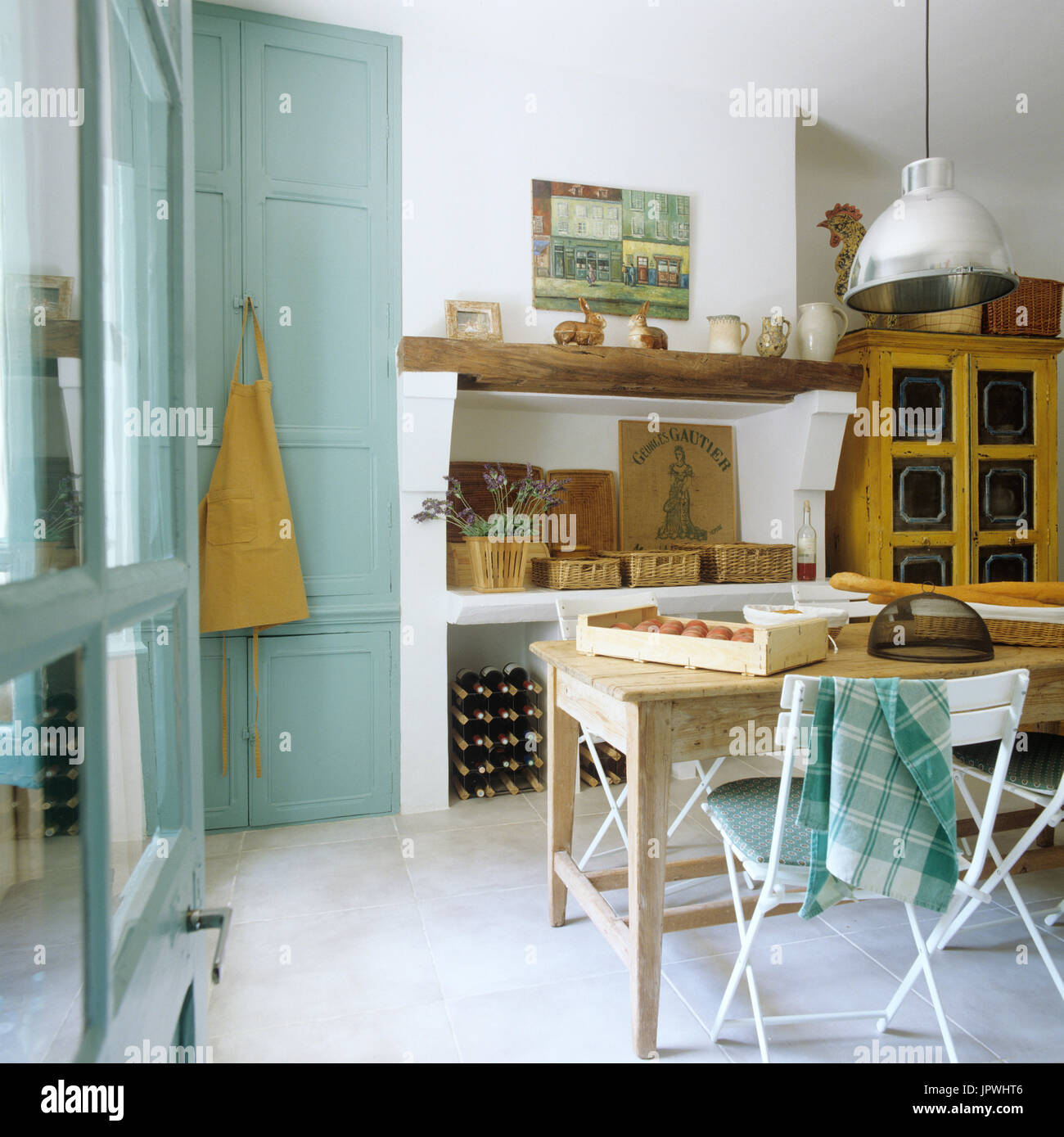 Rustic country style dining room Stock Photo - Alamy