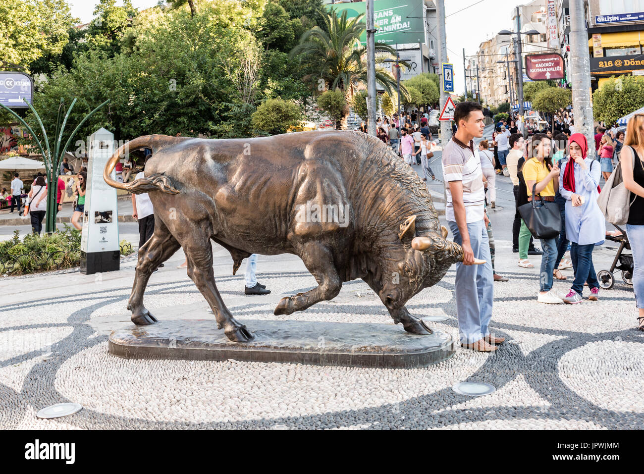 Kadikoy bull statue hi-res stock photography and images - Alamy