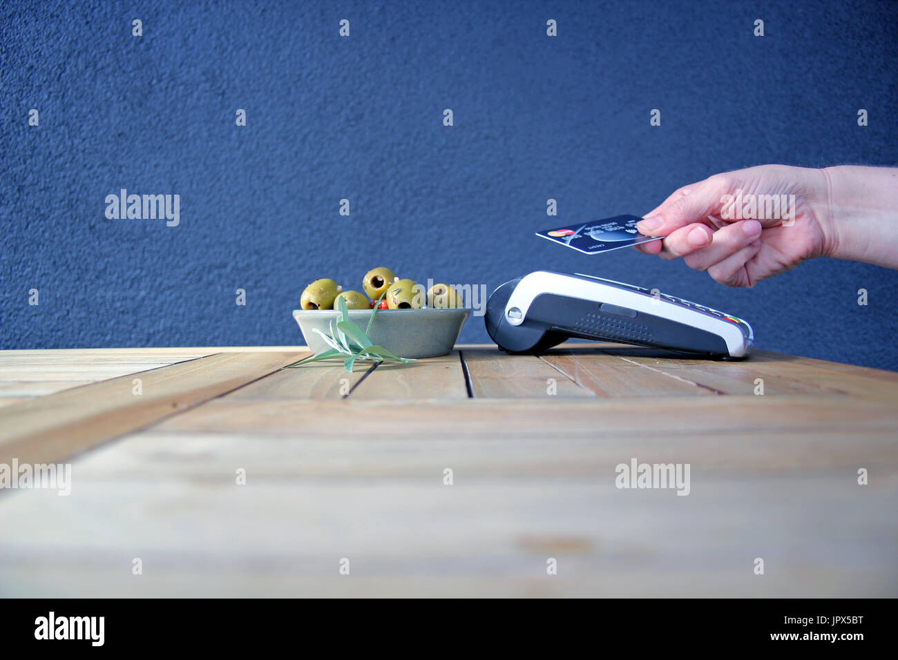 coronavirus ban concept for restaurants cafe coffee shops contactless ...