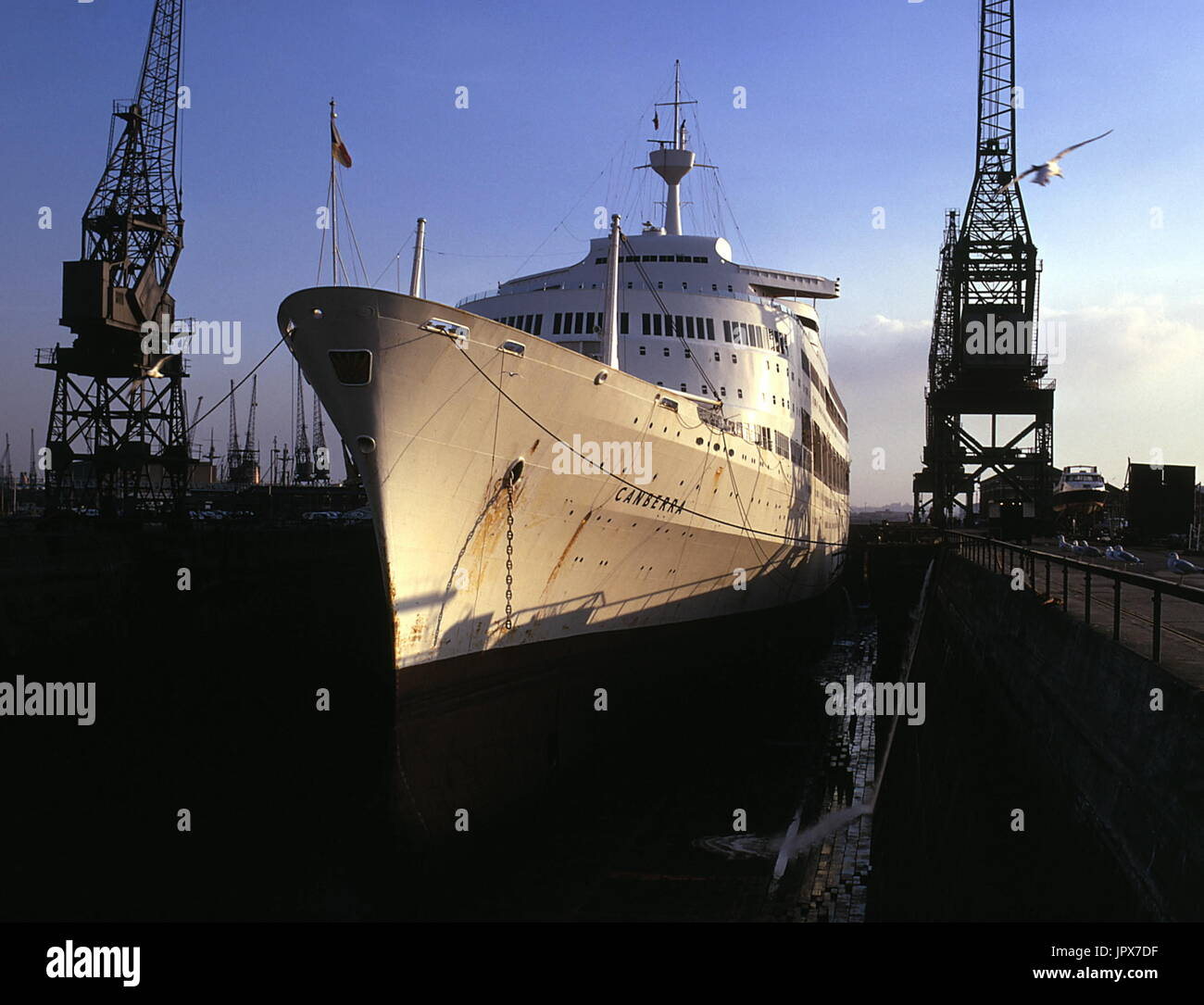 In the king george v dry dock at southampton hi-res stock photography ...